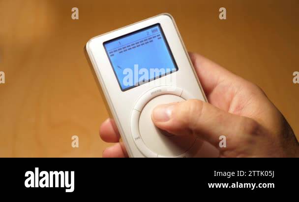 Ipod 2001 Stock Videos & Footage - HD and 4K Video Clips - Alamy