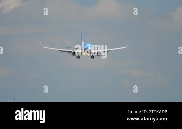 Tui plane boeing 737 Stock Videos & Footage - HD and 4K Video Clips - Alamy