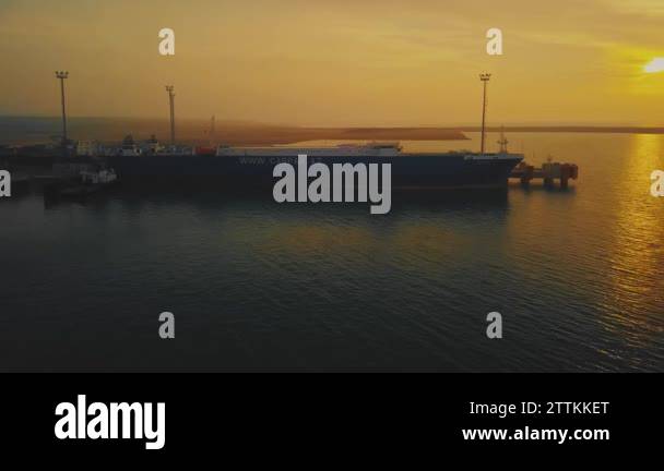 Tanker ship panorama Stock Videos & Footage - HD and 4K Video Clips - Alamy