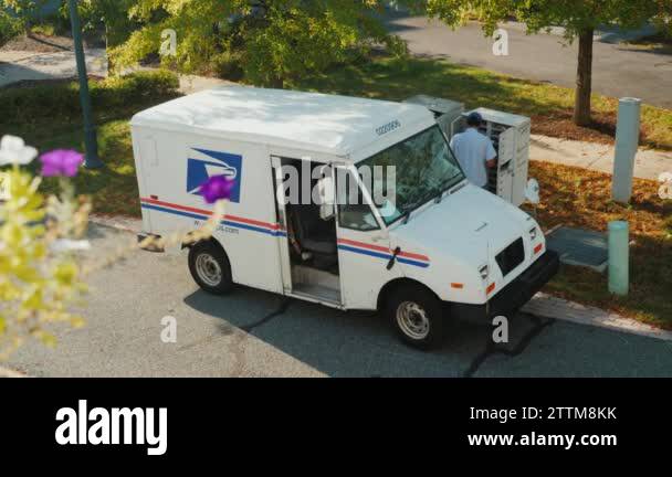 Usps sign Stock Videos & Footage - HD and 4K Video Clips - Alamy
