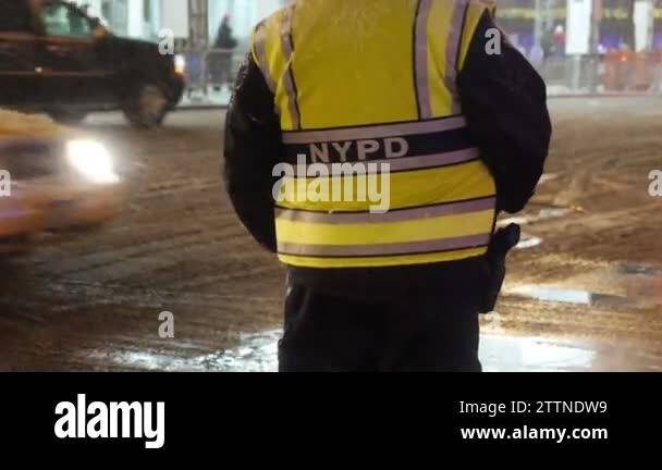 Nyc police officer Stock Videos & Footage - HD and 4K Video Clips - Alamy