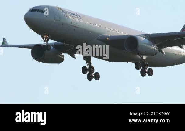 Airbus a330 200 Stock Videos & Footage - HD and 4K Video Clips - Alamy
