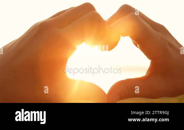 Setting shape Stock Videos & Footage - HD and 4K Video Clips - Alamy