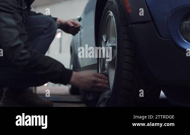 Car workshop wheel Stock Videos & Footage - HD and 4K Video Clips - Alamy