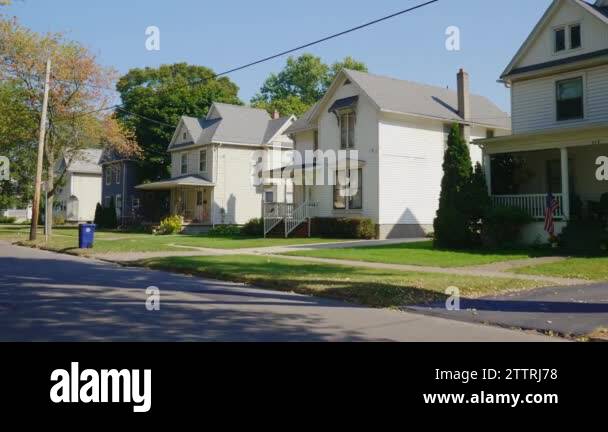 Single storey american house exterior Stock Videos & Footage - HD and ...