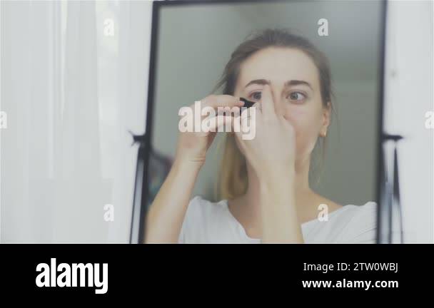 Refreshing eyes Stock Videos & Footage - HD and 4K Video Clips - Alamy