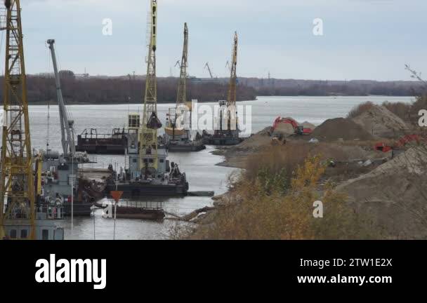 Floating crane unloads sand Stock Videos & Footage - HD and 4K Video ...