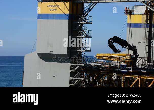 Platform structure Stock Videos & Footage - HD and 4K Video Clips - Alamy