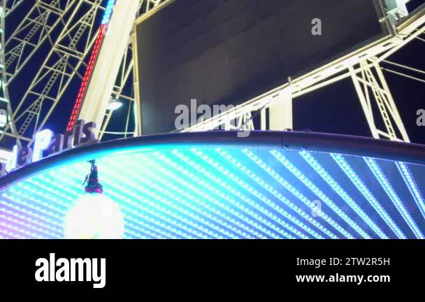 Giant sign board Stock Videos & Footage - HD and 4K Video Clips - Alamy