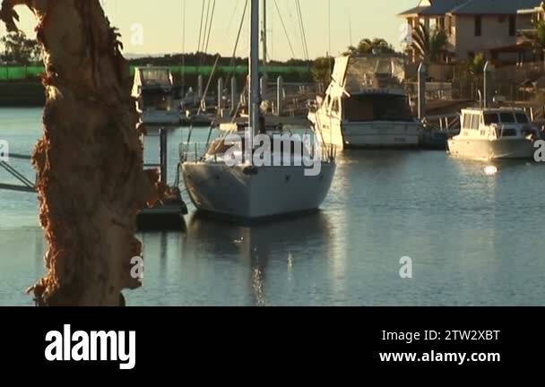 Canal boats boats Stock Videos & Footage - HD and 4K Video Clips - Alamy