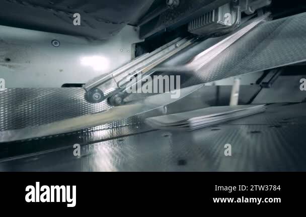 White sheets line Stock Videos & Footage - HD and 4K Video Clips - Alamy