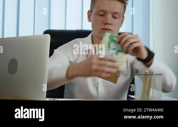 Help desk map Stock Videos & Footage - HD and 4K Video Clips - Alamy