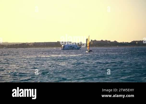 Opposite edge Stock Videos & Footage - HD and 4K Video Clips - Alamy