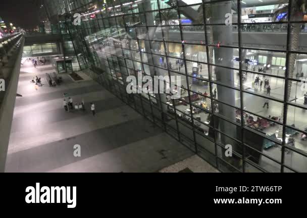 Doha hamad airport Stock Videos & Footage - HD and 4K Video Clips - Alamy