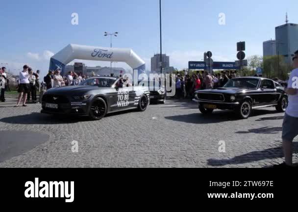 Ford mustangs Stock Videos & Footage - HD and 4K Video Clips - Alamy