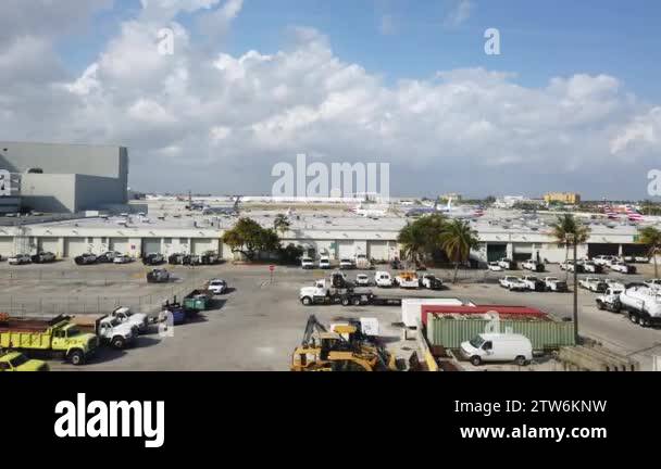 Mia skytrain Stock Videos & Footage - HD and 4K Video Clips - Alamy