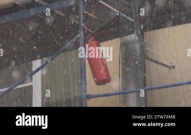 Scaffolding net Stock Videos & Footage - HD and 4K Video Clips - Alamy
