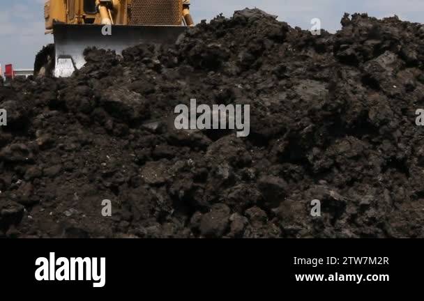 Bulldozer earthmover Stock Videos & Footage - HD and 4K Video Clips - Alamy
