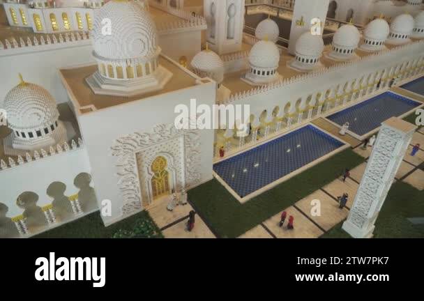 Exhibition of mock-ups Sheikh Zayed Grand Mosque made of Lego pieces in ...