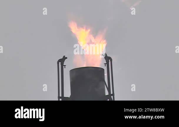 Flaring platform Stock Videos & Footage - HD and 4K Video Clips - Alamy