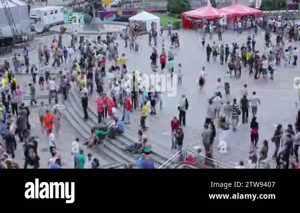 People walking timelapse Stock Videos & Footage - HD and 4K Video Clips ...