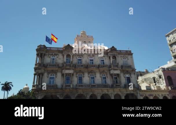 Cars on cuban street Stock Videos & Footage - HD and 4K Video Clips - Alamy