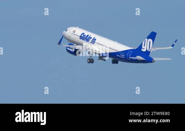 Airplane Airbus A320 take-off Stock Video Footage - Alamy