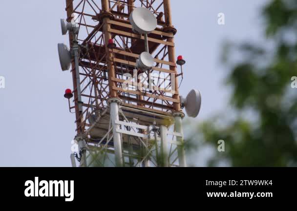 Transmitter antennas Stock Videos & Footage - HD and 4K Video Clips - Alamy