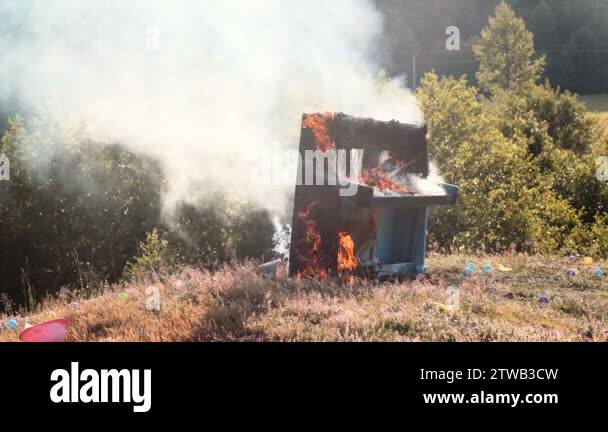 Flaming piano Stock Videos & Footage - HD and 4K Video Clips - Alamy