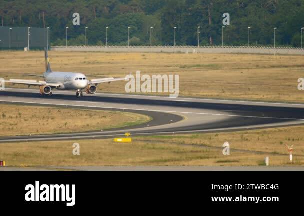 Airbus A320 taxiing Stock Video Footage - Alamy