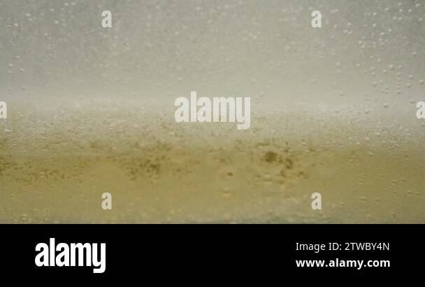 Experiments on Different reactions of bubbles in oil, Different colors ...
