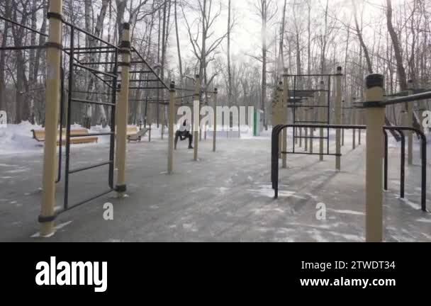 Man bodybuilder training crossfit exercise Stock Videos & Footage - HD ...