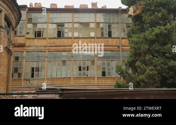 Windows slum Stock Videos & Footage - HD and 4K Video Clips - Alamy