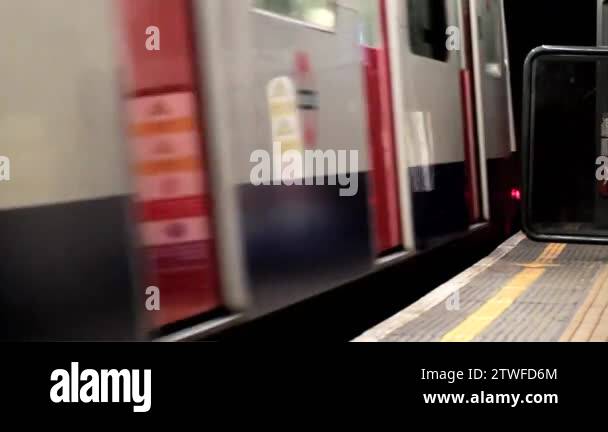 Train leaving platform london Stock Videos & Footage - HD and 4K Video ...