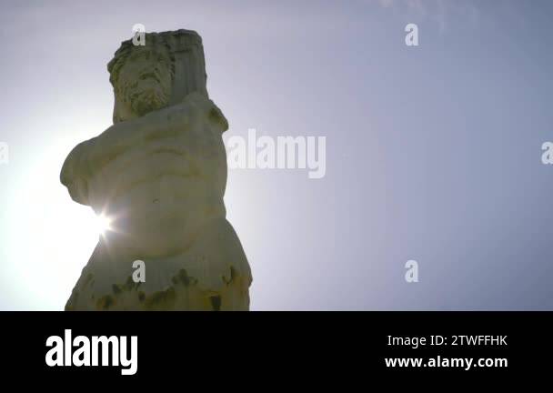 Tall statue stands Stock Videos & Footage - HD and 4K Video Clips - Alamy