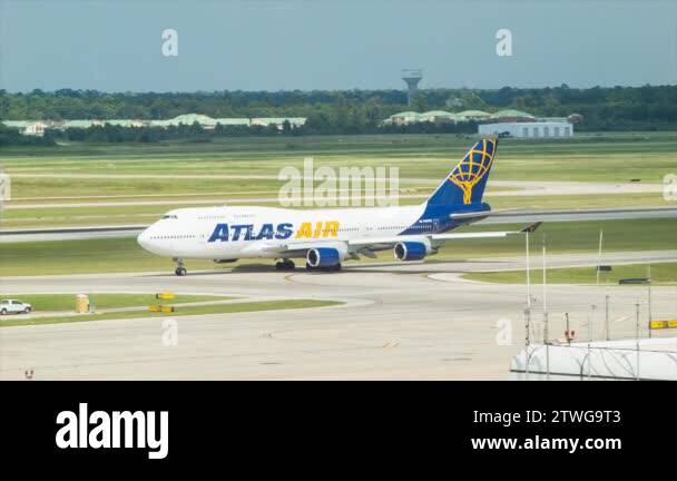 Atlas Air Boeing 747-446 Commercial Passenger Jet Airliner on Taxiway ...