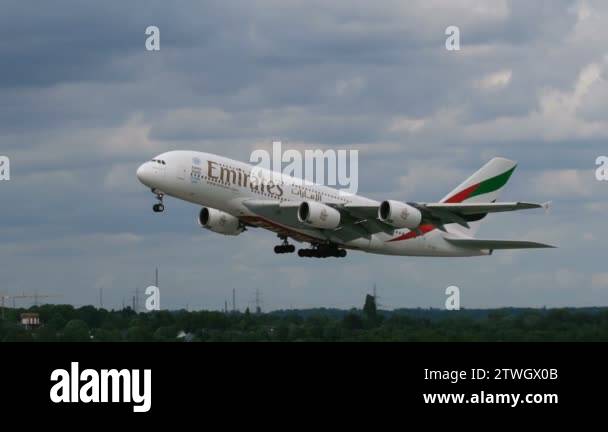 Side view a380 jet Stock Videos & Footage - HD and 4K Video Clips - Alamy