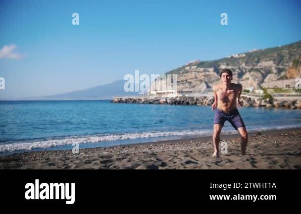 Catching a disc Stock Videos & Footage - HD and 4K Video Clips - Alamy