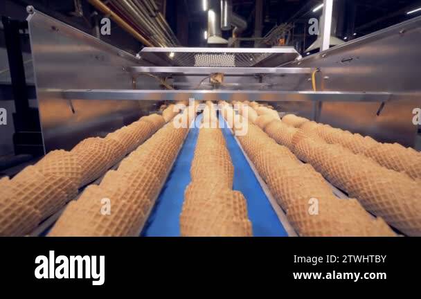 Wafer cornet Stock Videos & Footage - HD and 4K Video Clips - Alamy