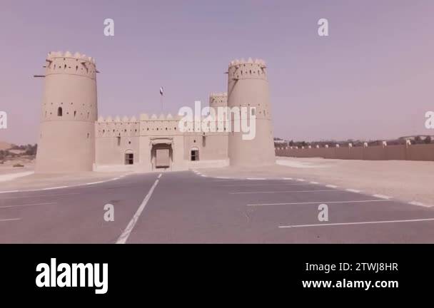 Liwa oasis fort Stock Videos & Footage - HD and 4K Video Clips - Alamy