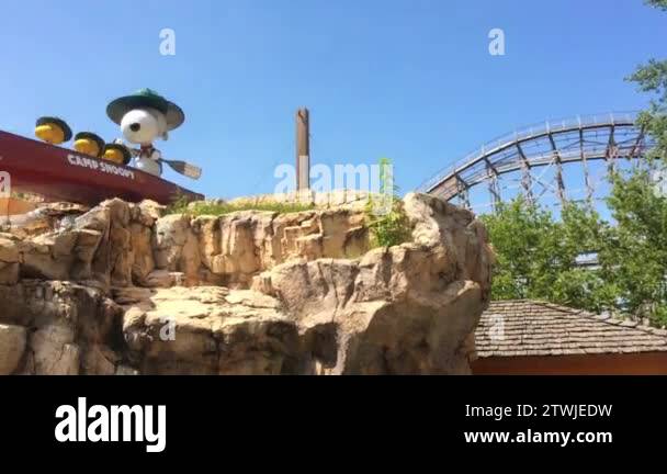 Charlie brown and snoopy Stock Videos & Footage - HD and 4K Video Clips ...