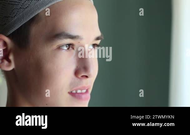 Muslim man white cap Stock Videos & Footage - HD and 4K Video Clips - Alamy