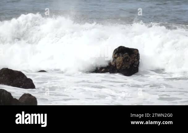 Ocean wave spray Stock Videos & Footage - HD and 4K Video Clips - Alamy
