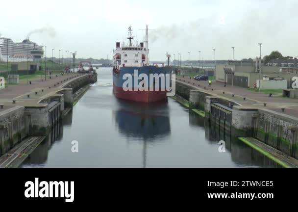 Ship sluice Stock Videos & Footage - HD and 4K Video Clips - Alamy