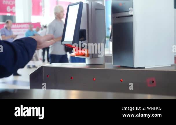 Entrance with e-pass. Media. Automatic checkpoint with contactless ... Entrance with e-pass. Media. Automatic checkpoint with contactless ...