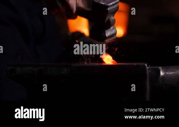 Get out of the furnace hot metal to make a sword war. Master of ancient ...