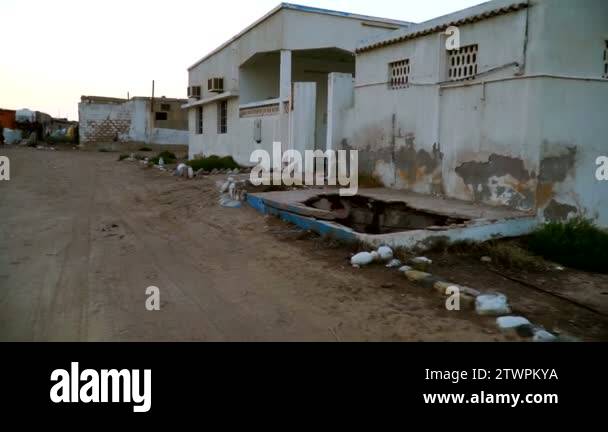 Al Jazirah Alhamra Old Town - abandoned village in the smallest emirate ...