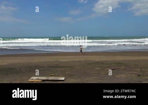 Lone man running on Stock Videos & Footage - HD and 4K Video Clips - Alamy
