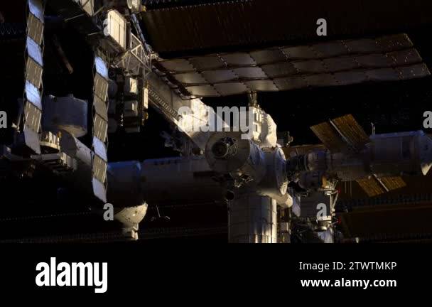 space station rotating at the space, render 3d Stock Video Footage - Alamy