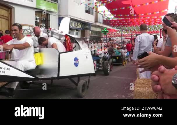 Crazy carts Stock Videos & Footage - HD and 4K Video Clips - Alamy